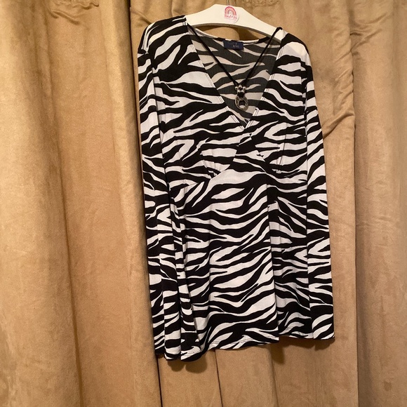 Rag | Tops | Rag Zebra Long Sleeve With Necklace | Poshmark